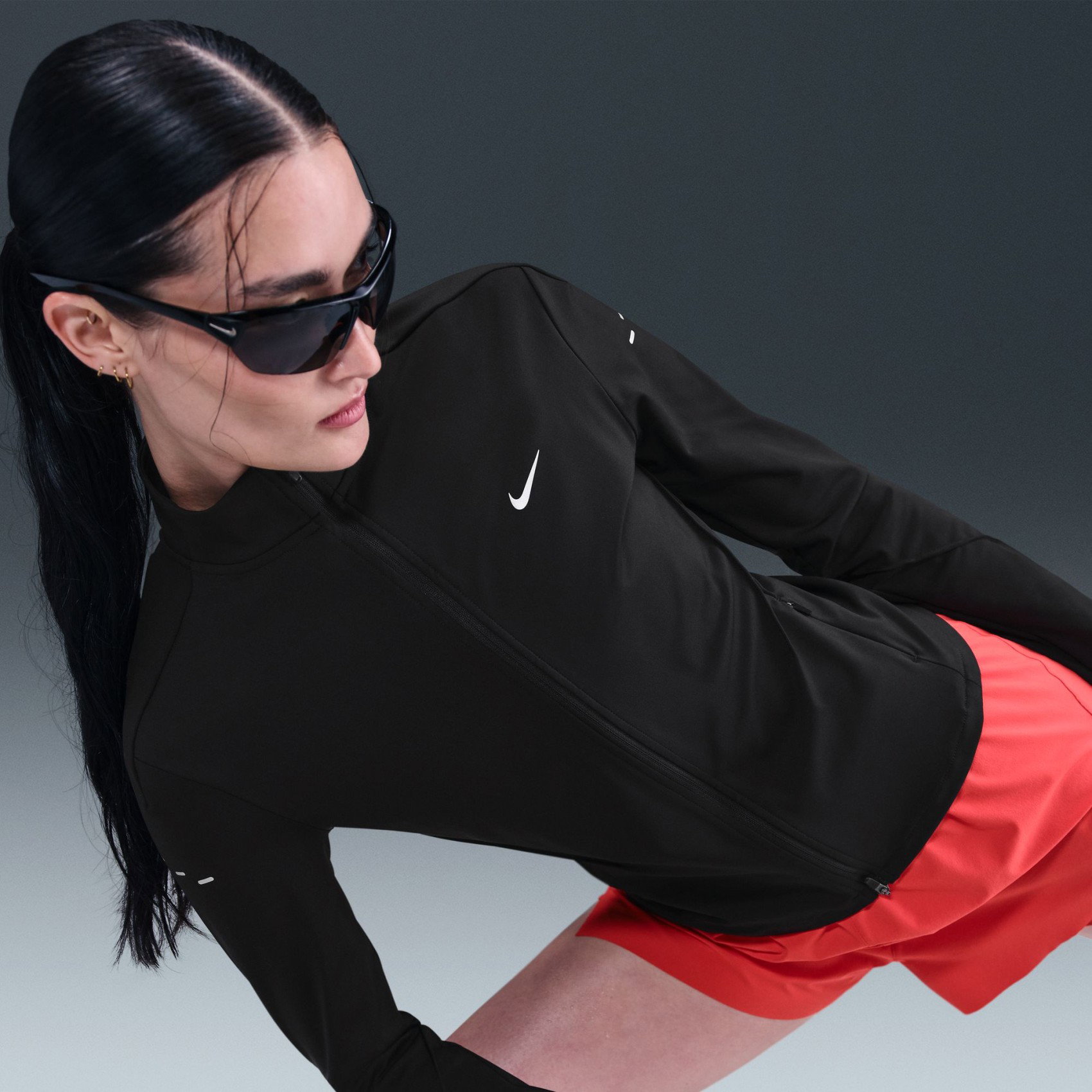 Nike Swift Dri-FIT FZ Midlayer Kadın Siyah Sweatshirt IB1998-010